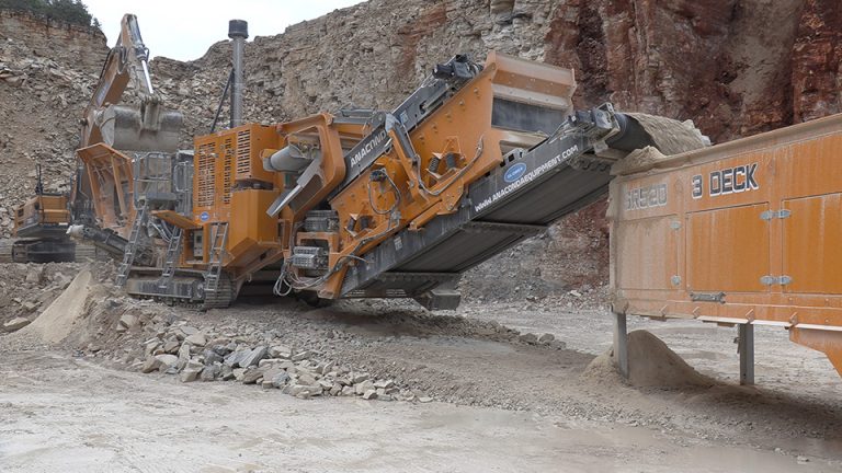 Mobile Crushing & Screening in C&D Recycling: How the Right Equipment ...
